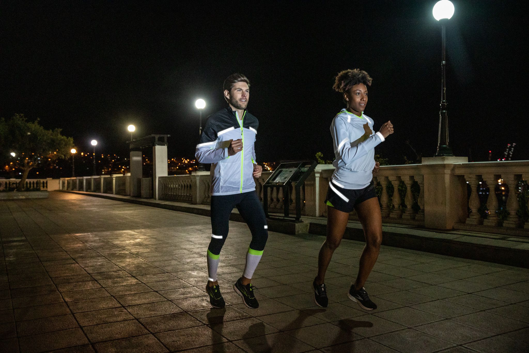 Restez visible la nuit avec la nouvelle collection Run Visible de Brooks