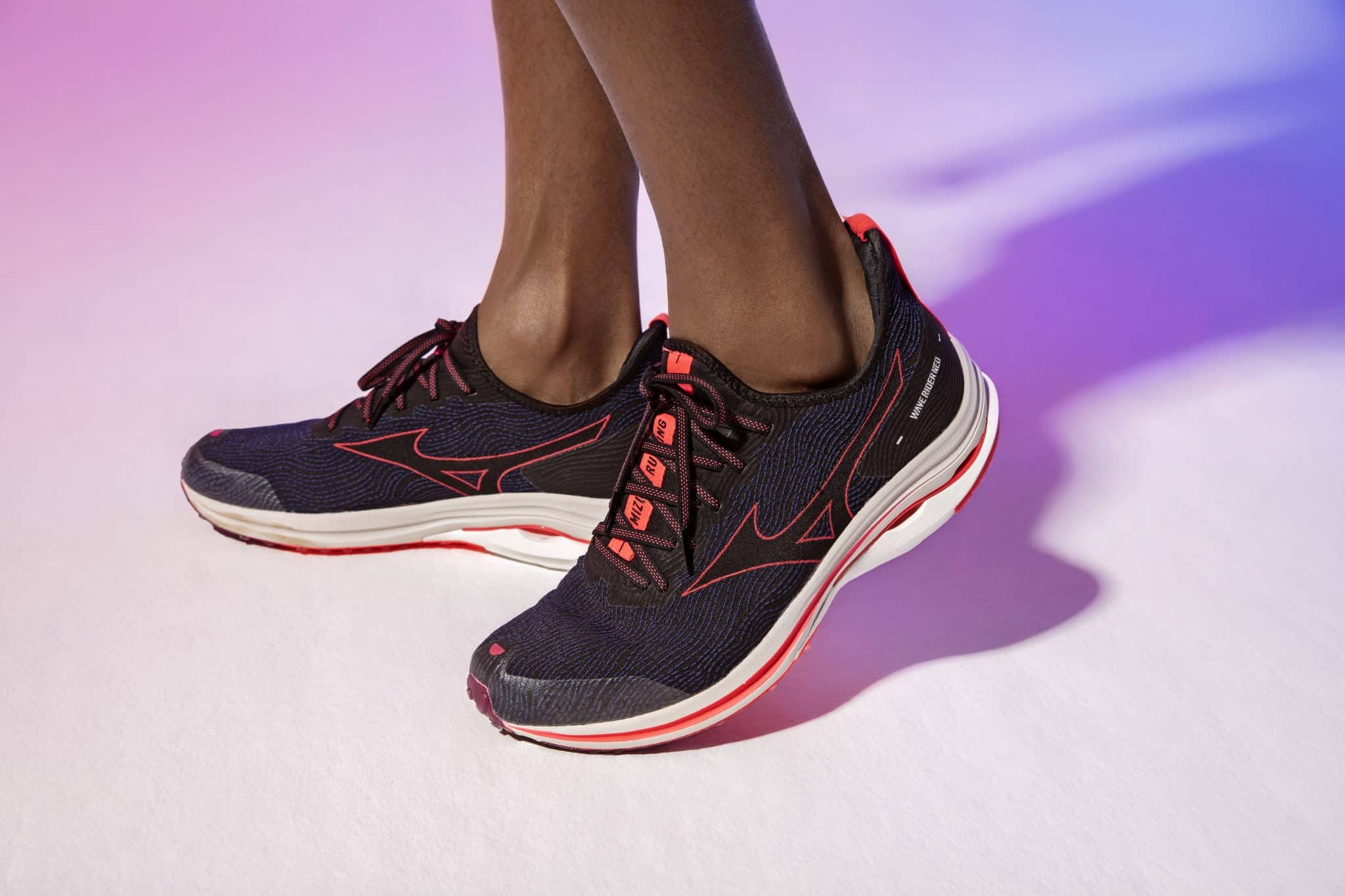 Mizuno lance deux nouveautés: la Wave Rider Neo et la Wave Sky Neo