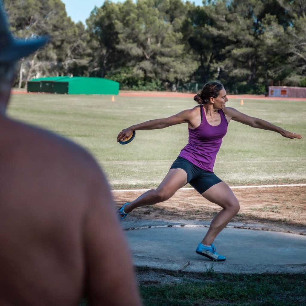 Poids des engins d’athlétisme : javelot, disque, marteau et poids
