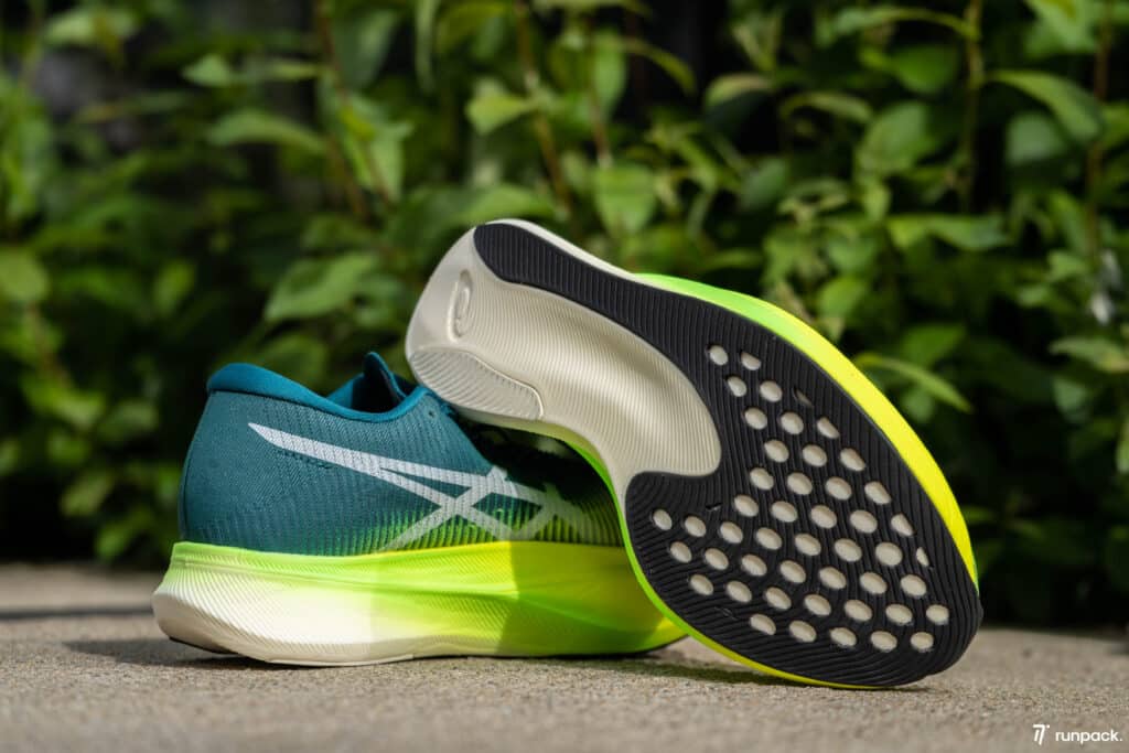 Chaussures ASICS : le Top 3 des innovations chaussures 2022 - runpack.